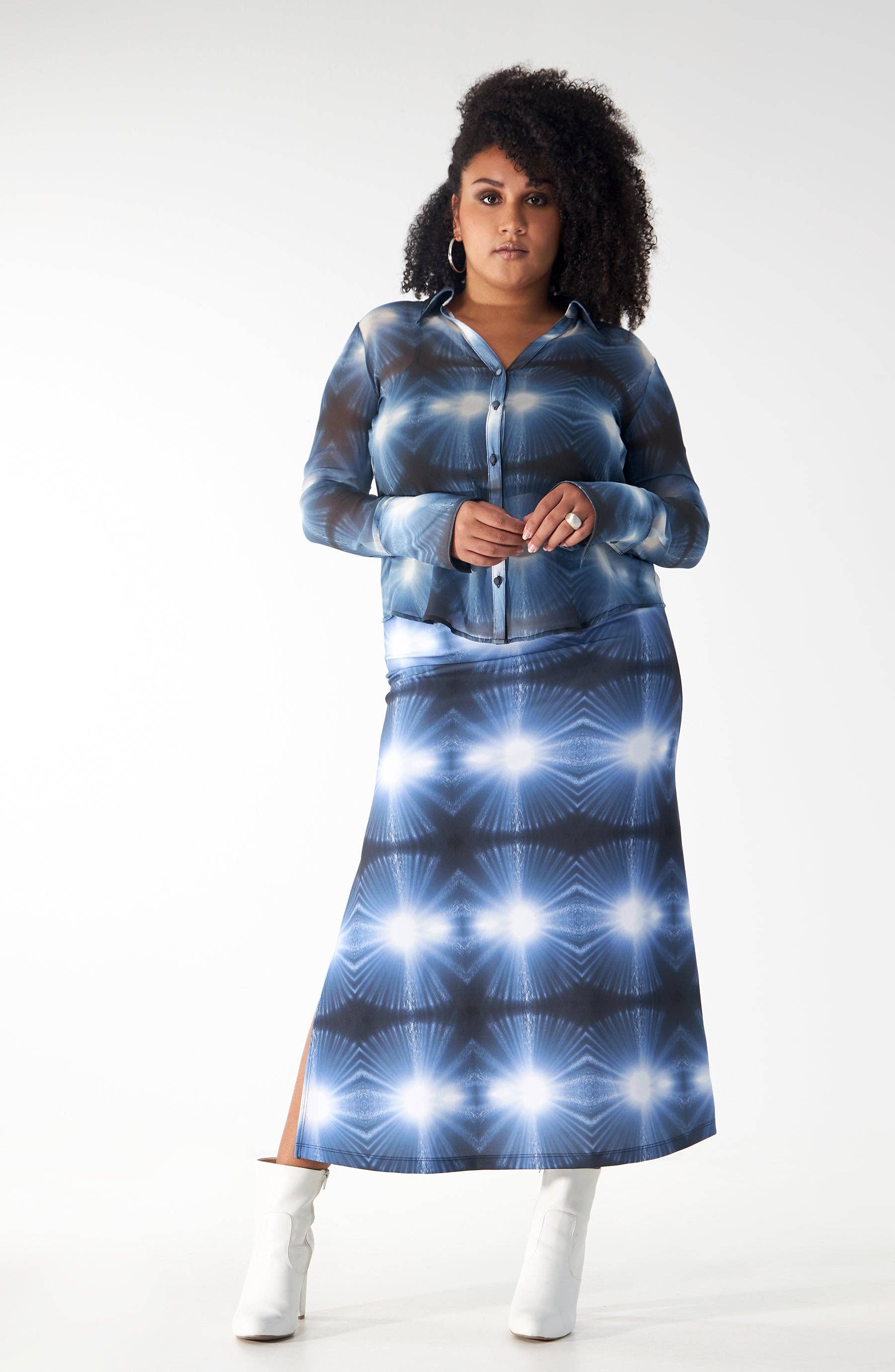 Babs Body-hugging Midi Skirt - Blue Burst Print Design: Blue Burst / B ...